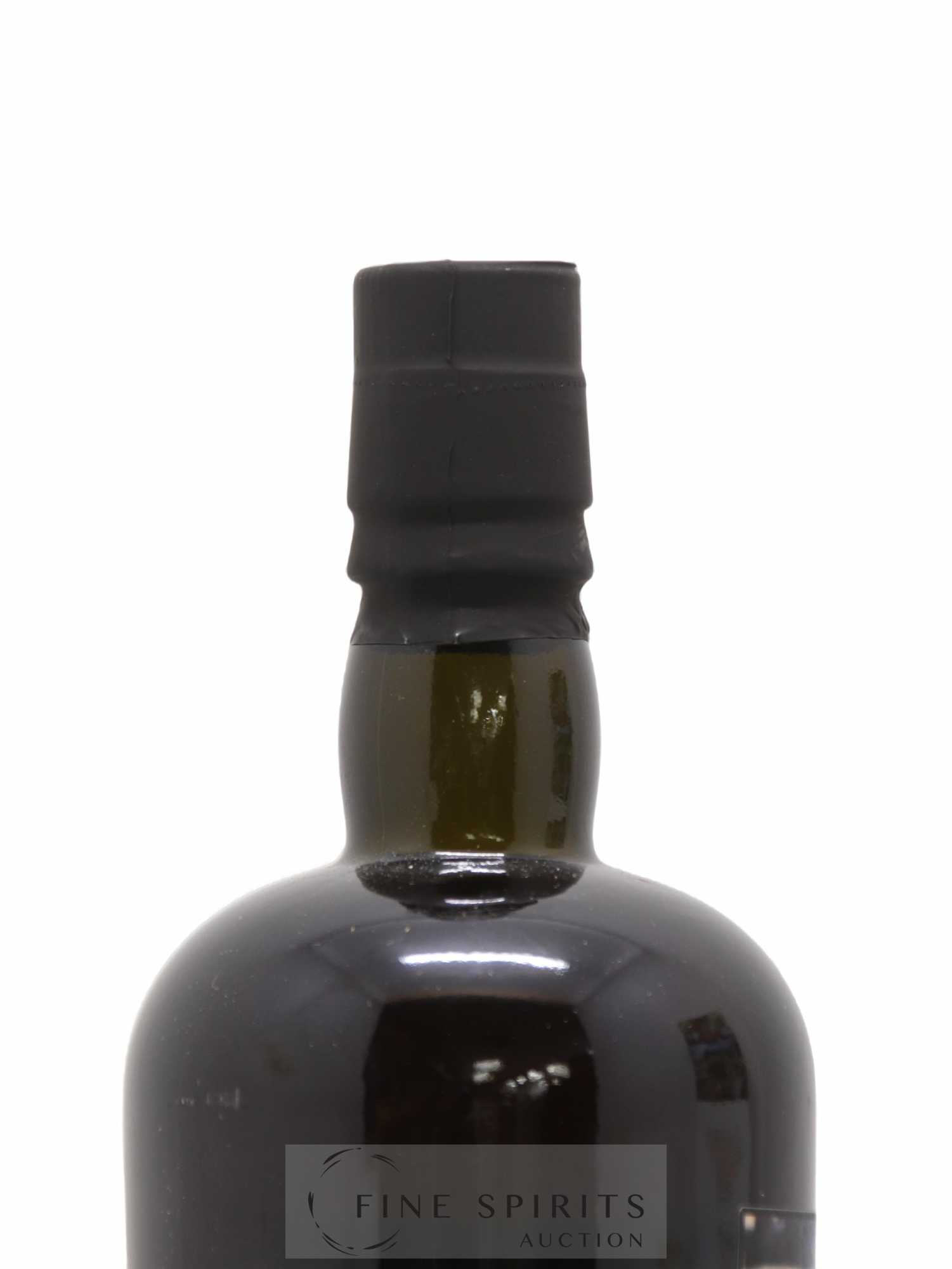 Acheter Velier Royal Navy Of. Tiger Shark - Single Bottle - First ...