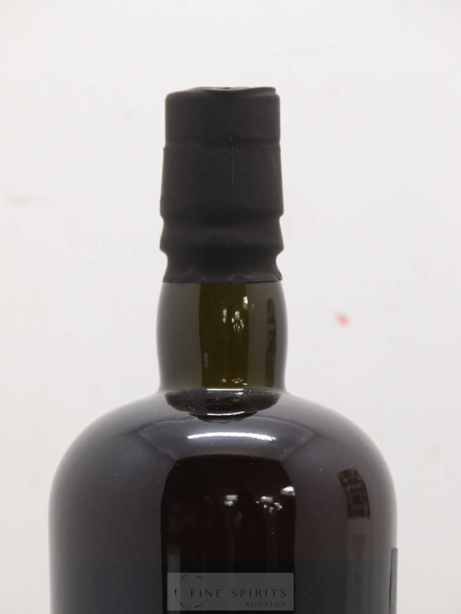 Acheter Velier Royal Navy Of. Tiger Shark - Single Bottle - First ...