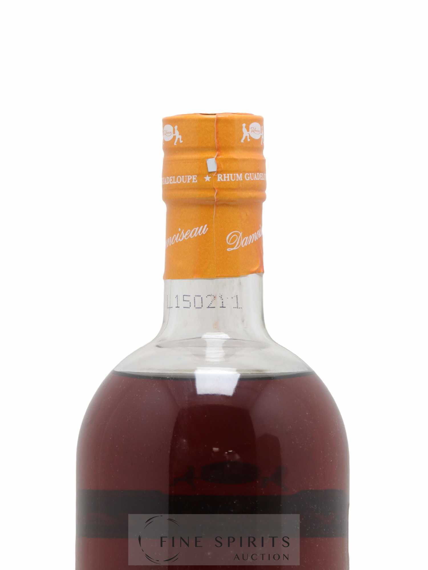 Acheter Damoiseau 1995 Of. Full Proof bottled 2010 (lot: 1212)